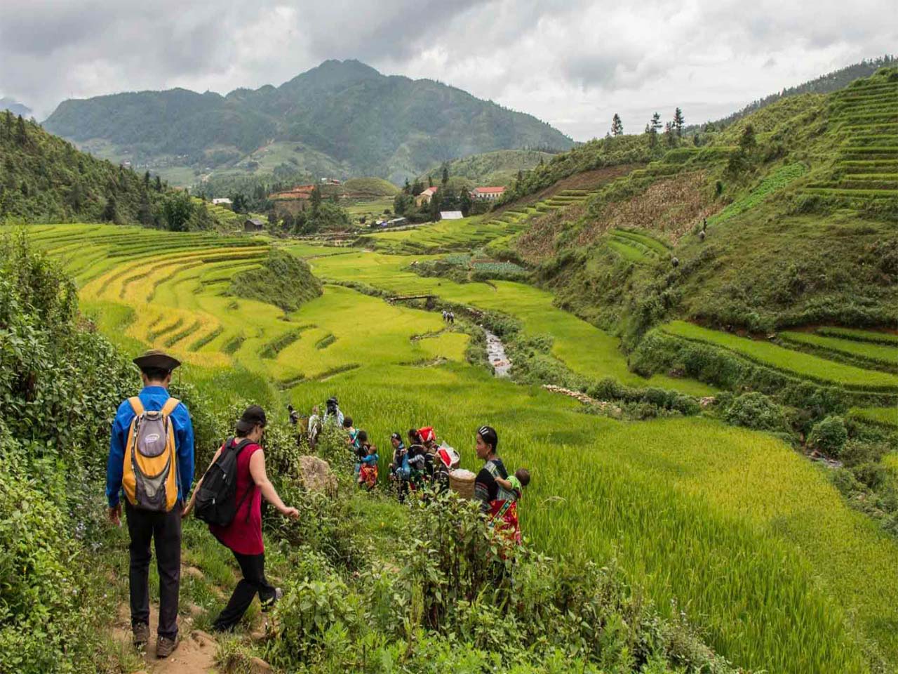 Sapa Trekking 3 days 2 nights - Overnight at Homestay & Hotel
